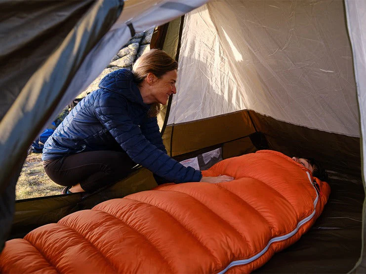 How to Choose the Best Sleeping Bag for Motorcycle Camping - A ...