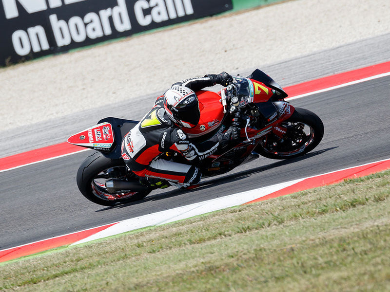 How to Hang Off a Motorcycle Correctly While Cornering - VikingBags