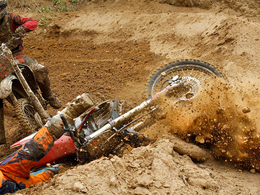 Laying a motorcycle down is better If It's about to Crash, Is it a Myt