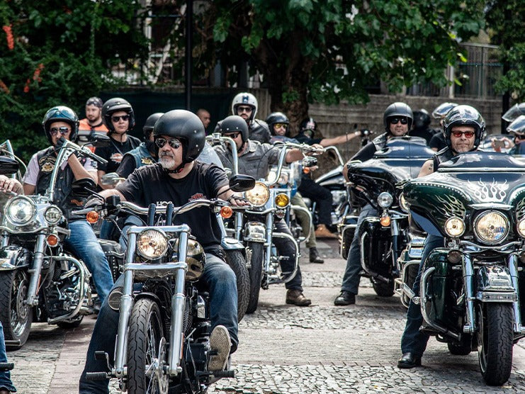 Pros & Cons of Group Motorcycle Riding - VikingBags