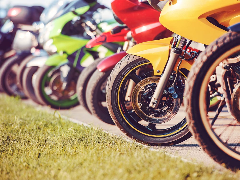 Tubed Vs. Tubeless Motorcycle Tires: A Detailed 101 Guide - Viking Bags