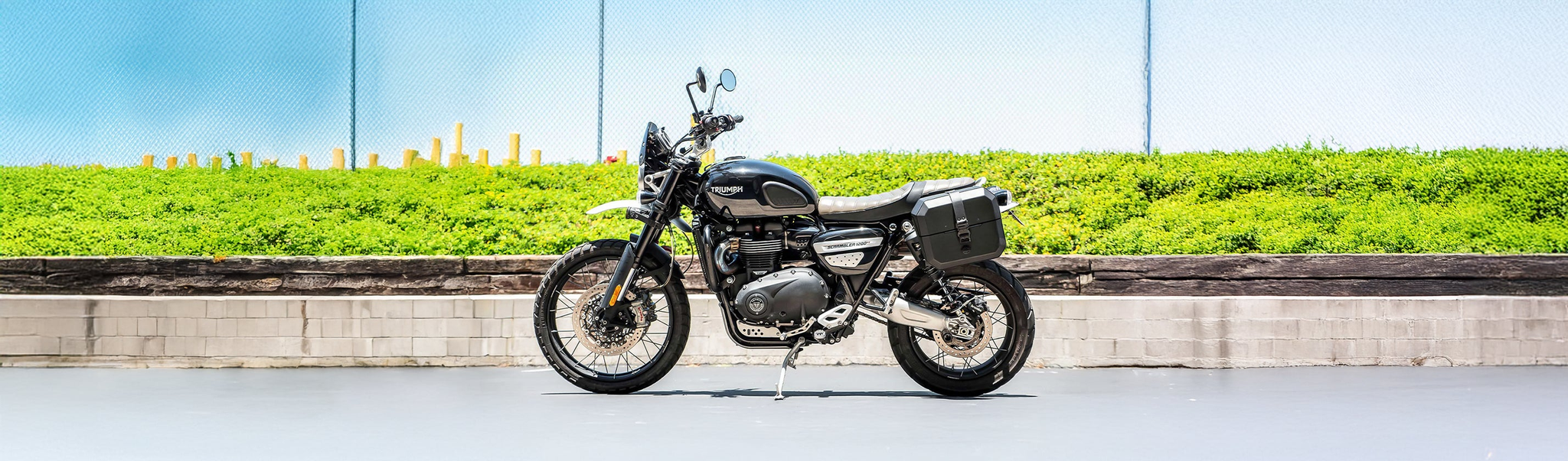Motorcycle Saddlebags for Triumph Speed 400 - Viking Bags
