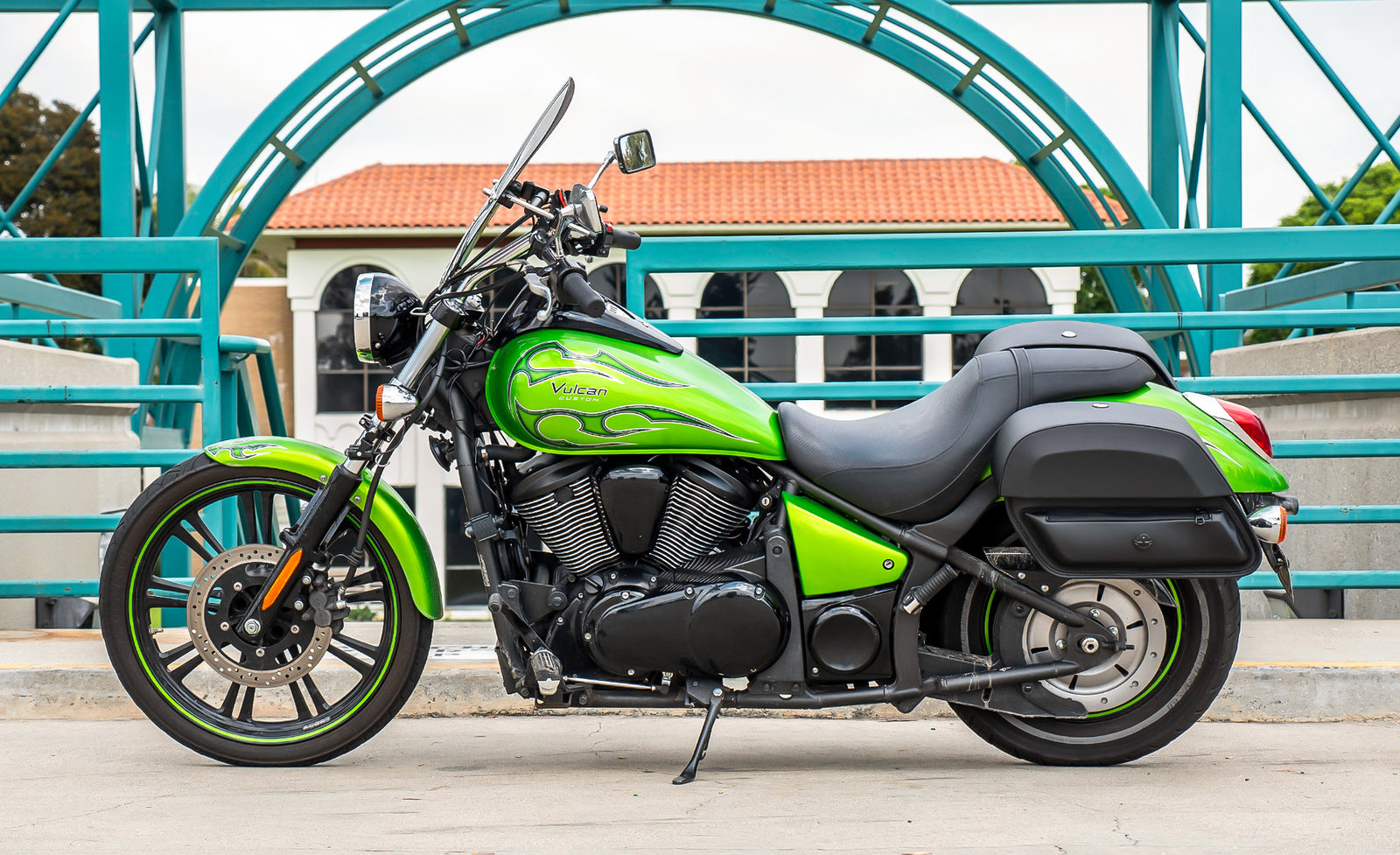 Kawasaki Vulcan 900 Custom Motorcycle Saddlebags - Viking Bags