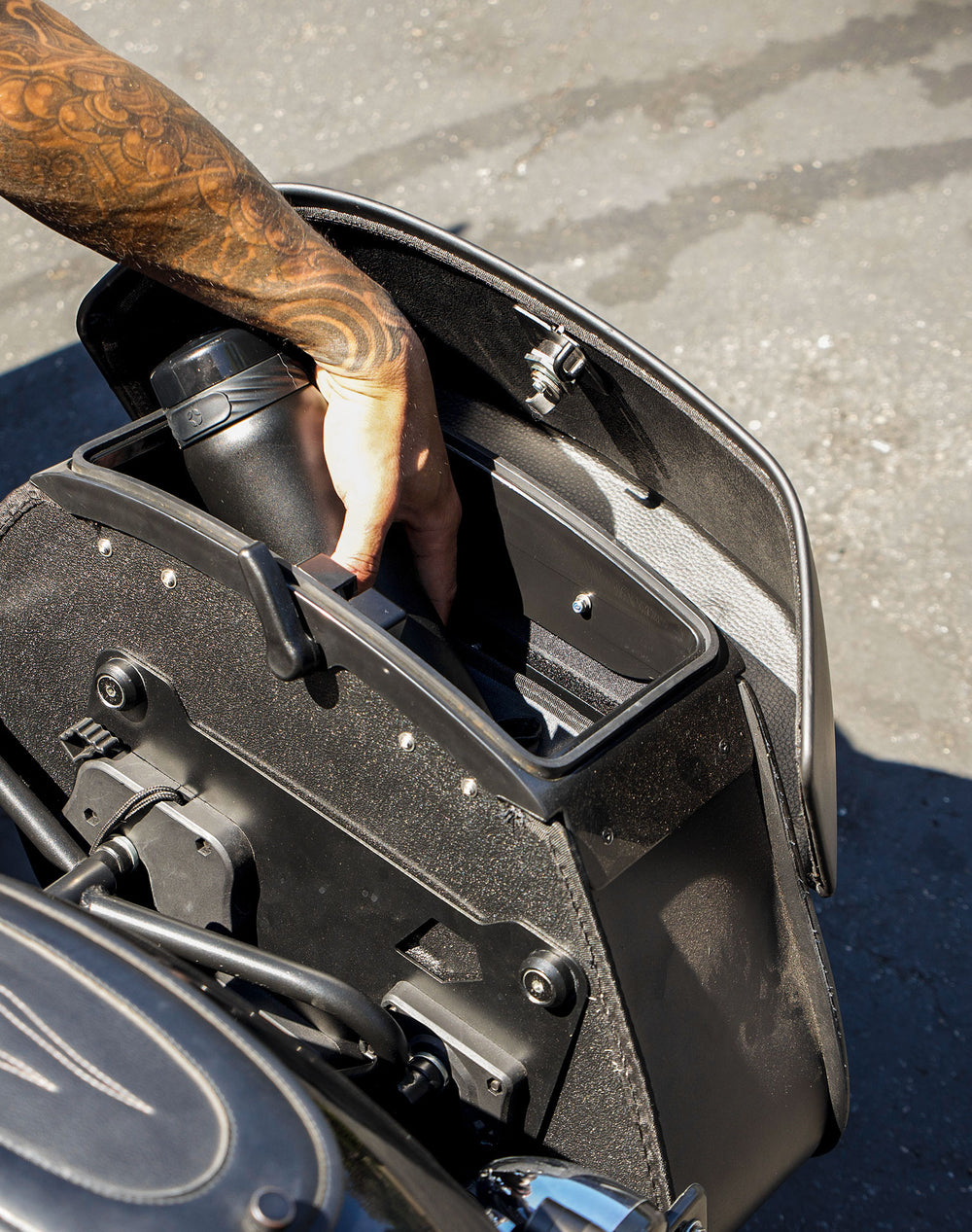 Viking 28L Panzer Medium Quick Mount Harley Dyna Street Bob FXDB/I ...